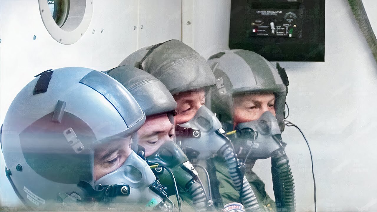 US Air Force Scary Test: Pilots Locked in Room With No Oxygen