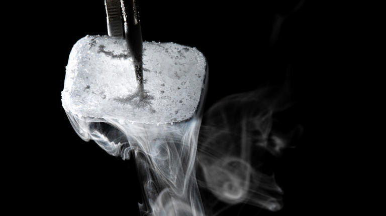 The Best Way To Keep Popsicles Frozen In A Cooler