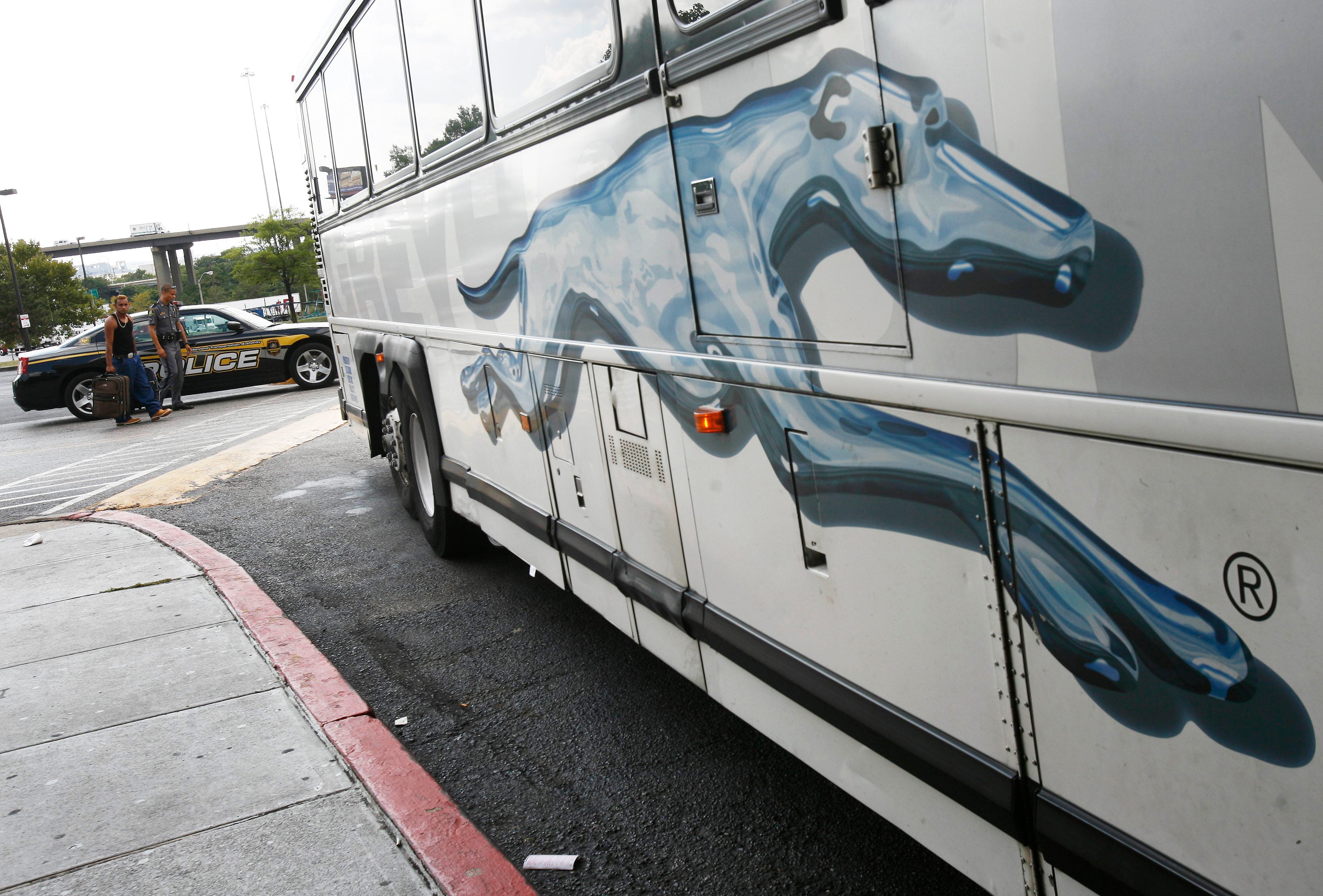 2 dead, 39 injured when Greyhound bus crashes in Tennessee