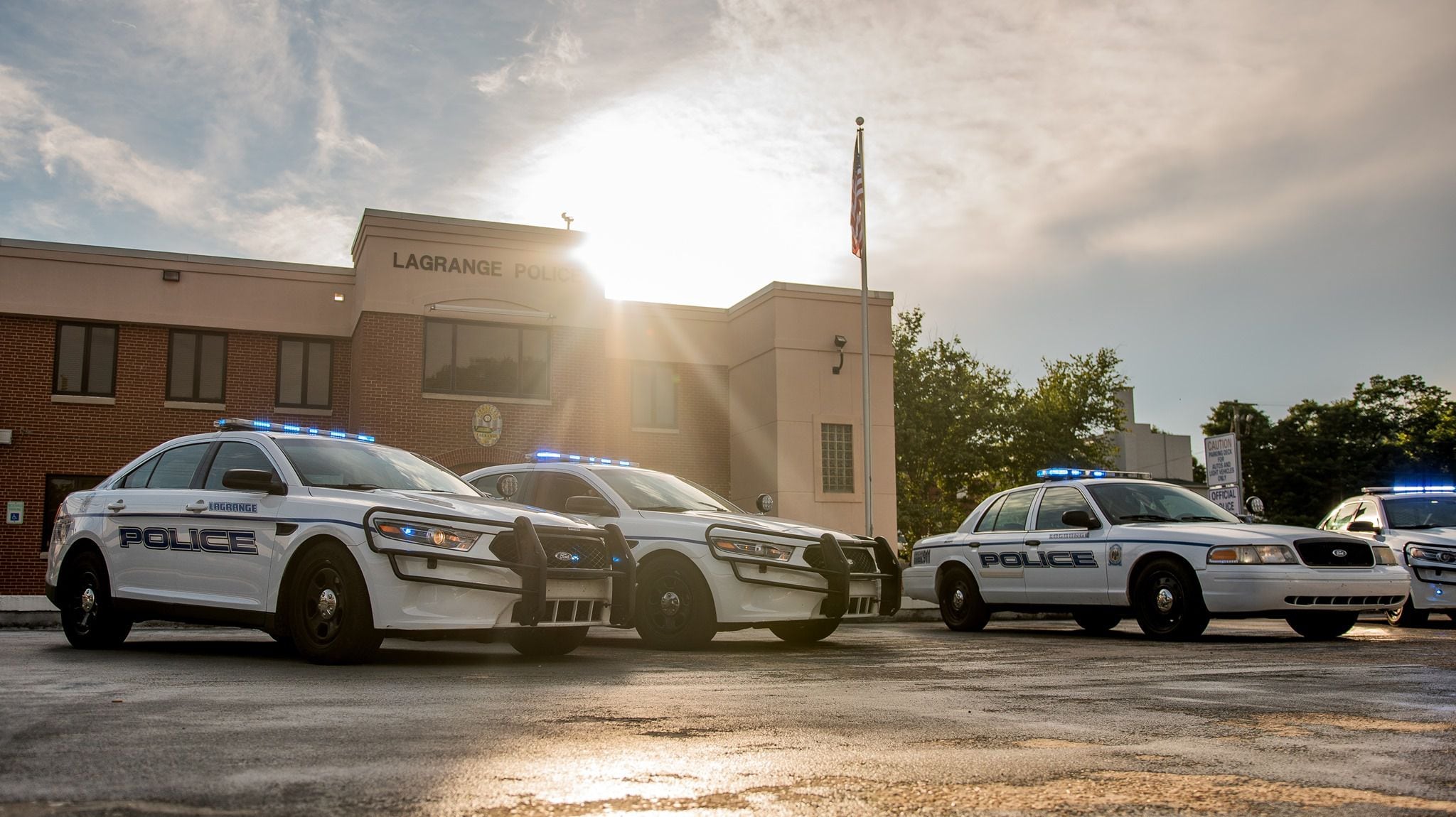 LaGrange police officer shot while responding to service call