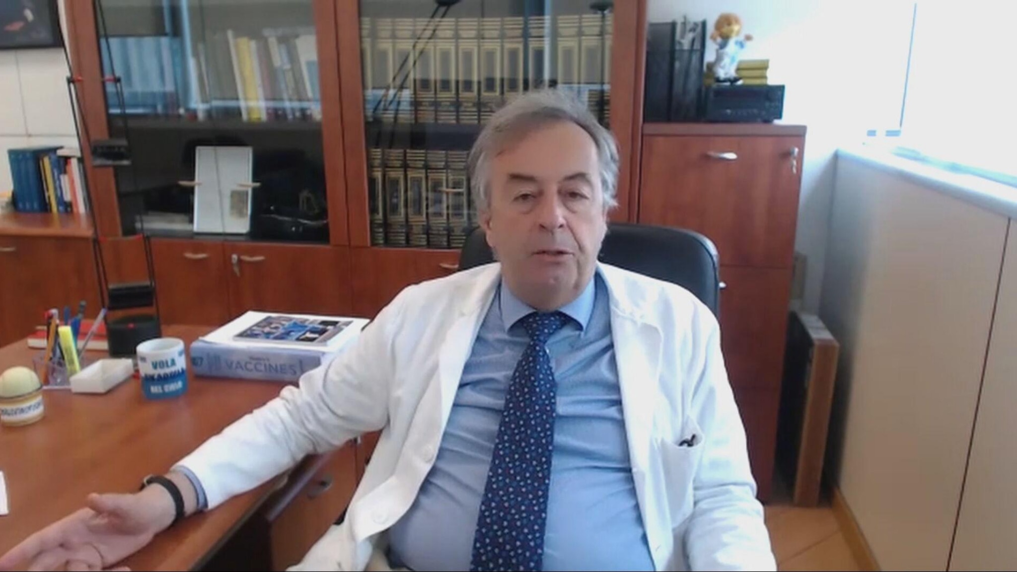 Oms, emergenza internazionale per raro ceppo di ebola. Burioni: "E' un ...