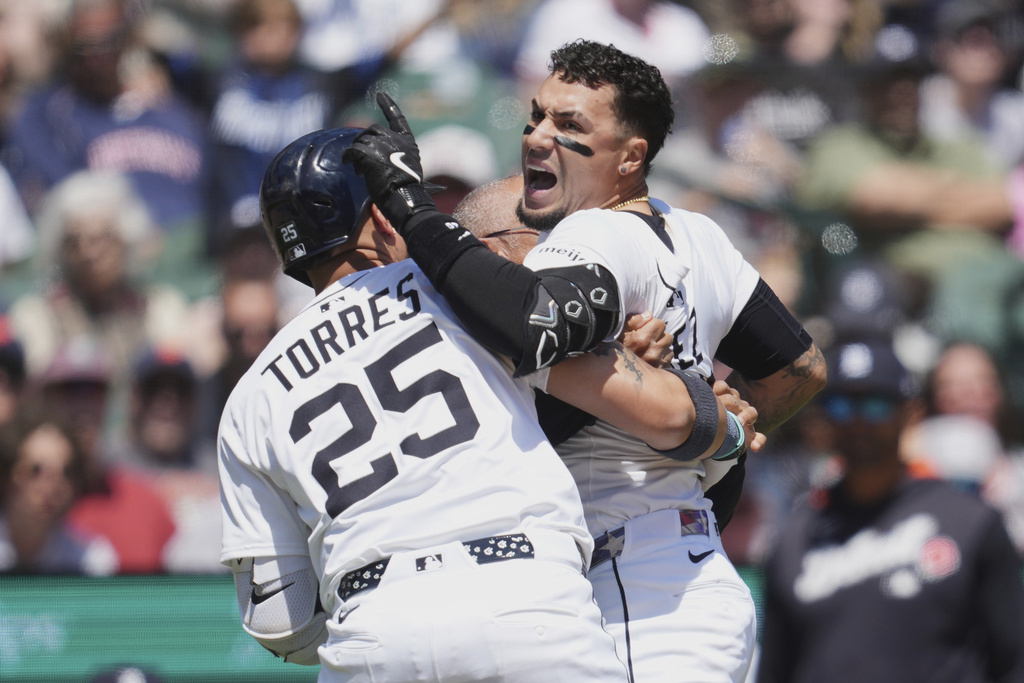 WATCH: Tigers Star Javier Baez Goes Absolutely Nuts on Umpire Over ...