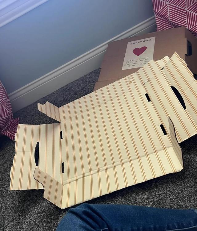 Woman's simple method of reusing high-end delivery boxes has internet ...