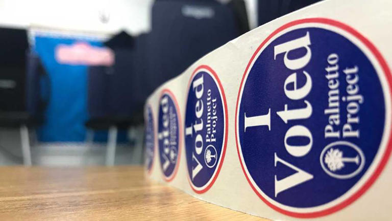 Wyden aims to bring Oregon’s voting model nationwide with Vote at Home Act