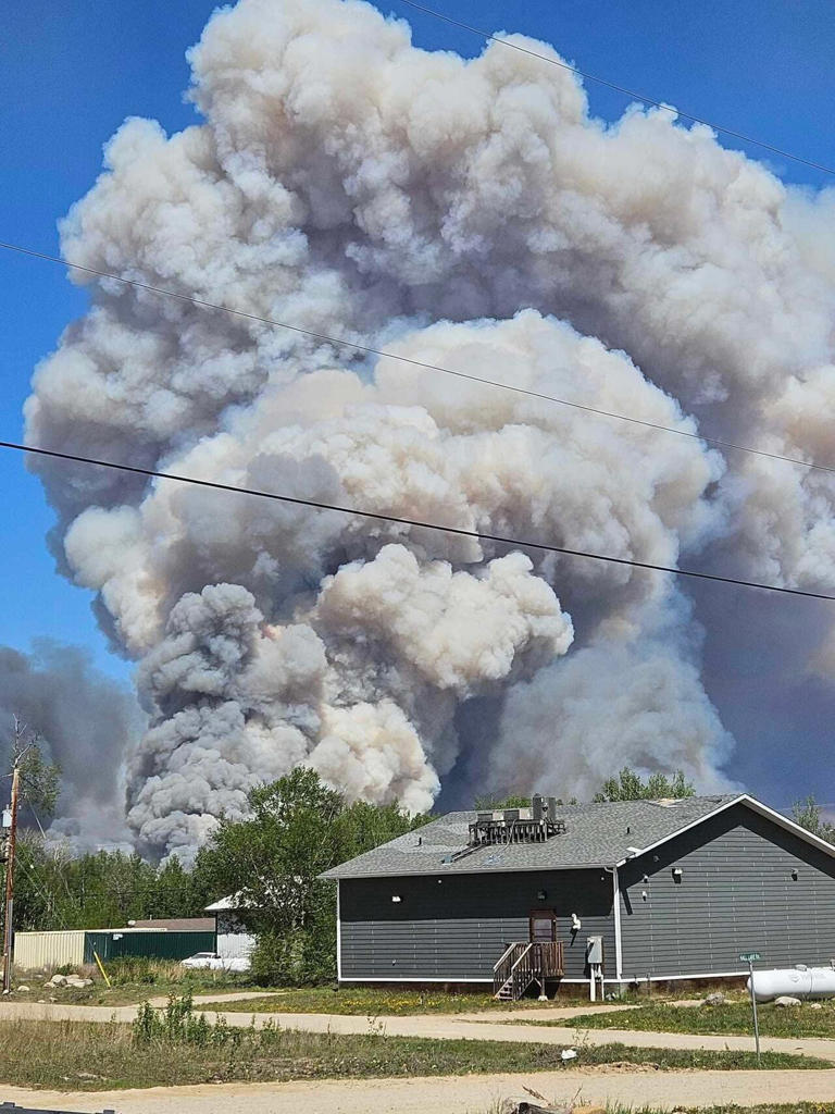 Wildfires force thousands from homes, destroy Sask. Public Safety ...