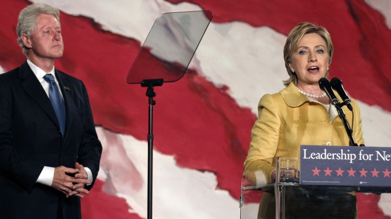 Hillary & Bill Clinton's Marriage Has Some Glaring Red Flags