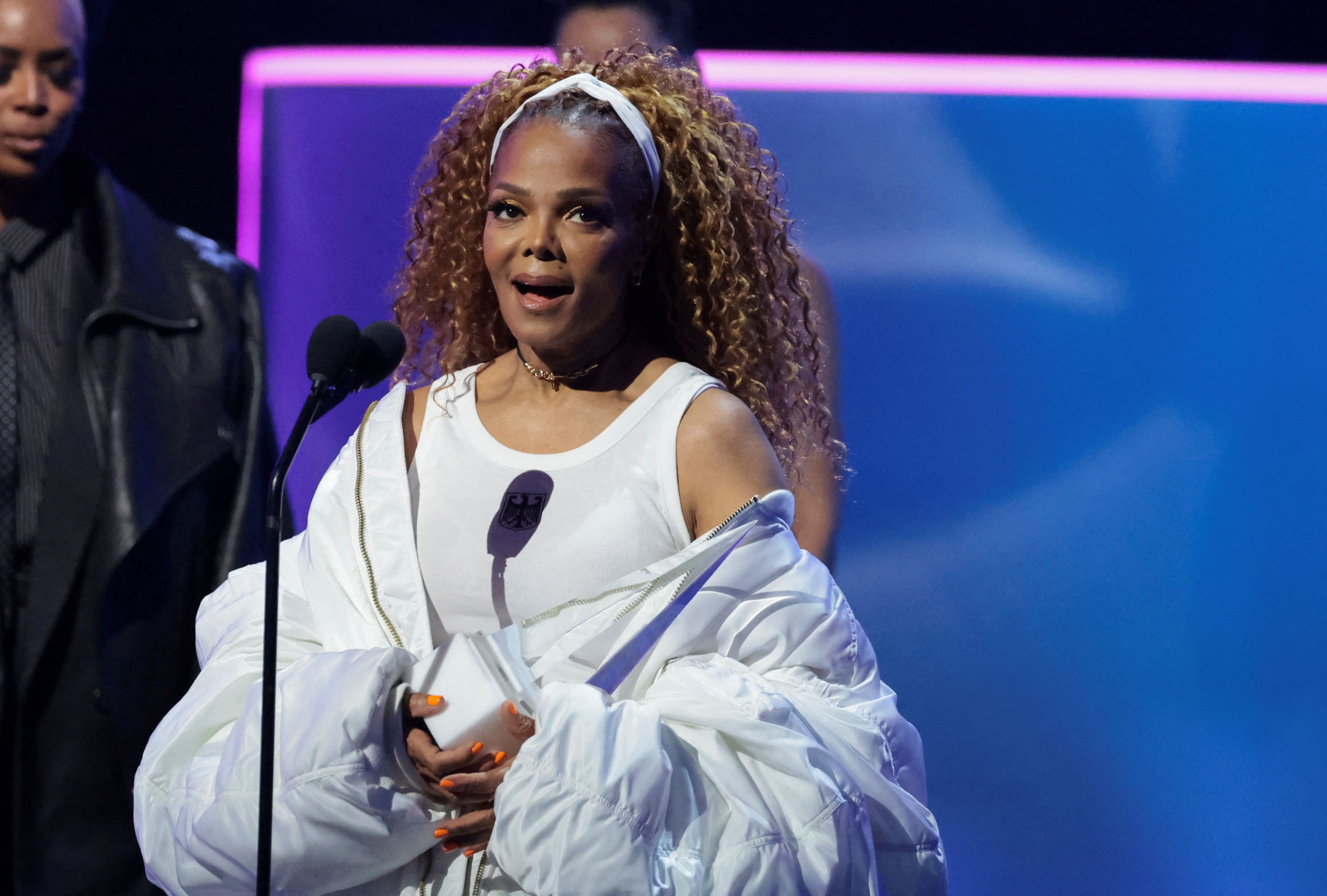 Best and worst moments of the 2025 AMAs: An unmemorable return that ...