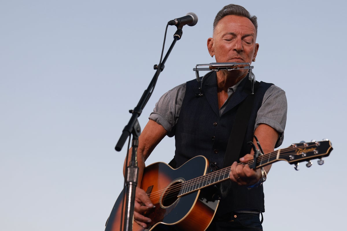 Bruce Springsteen’s secret ‘life-saving’ gift to striking miners ...