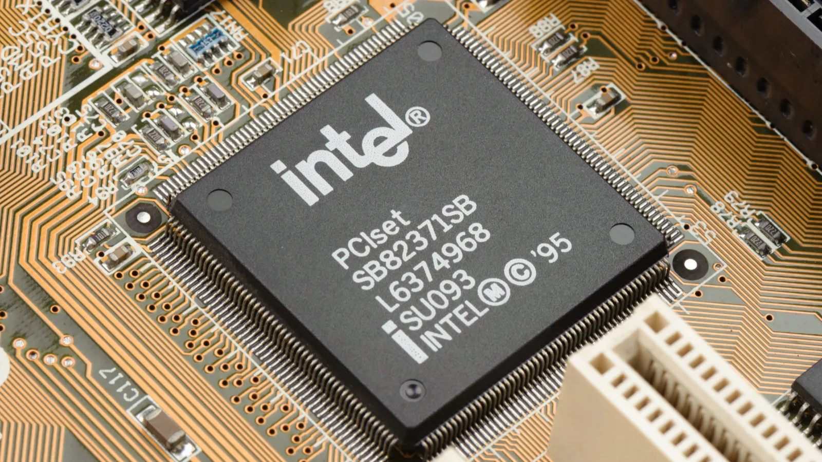 Intel’s Gaming CPUs Now Run Cooler Than Ever