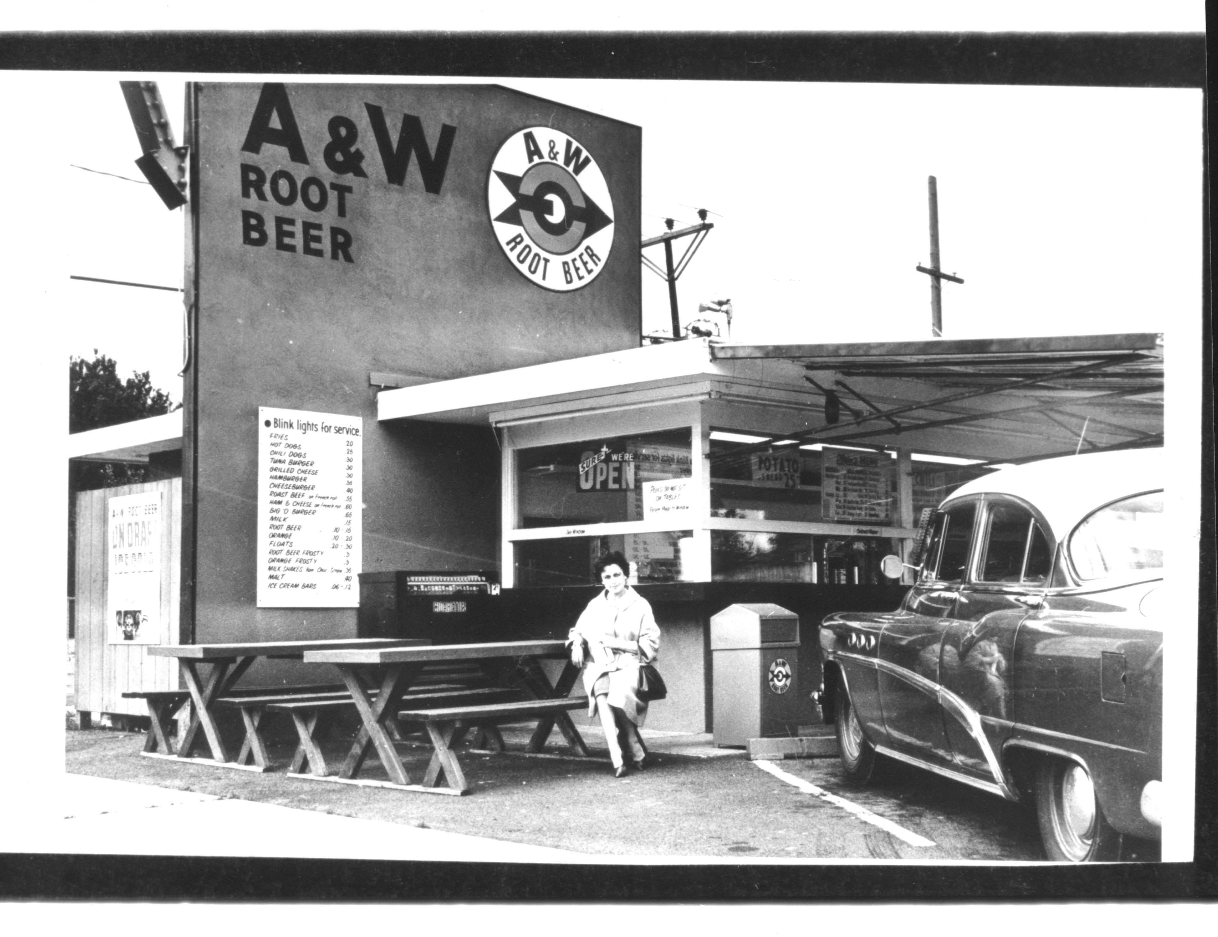 15 Vintage Photos of A&W Drive-ins