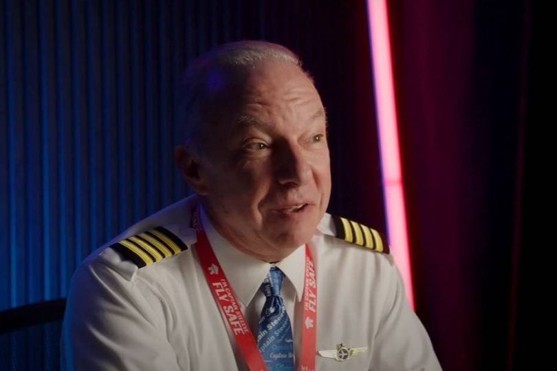 Pilot warns passengers 'you should never use back pocket on plane seats'