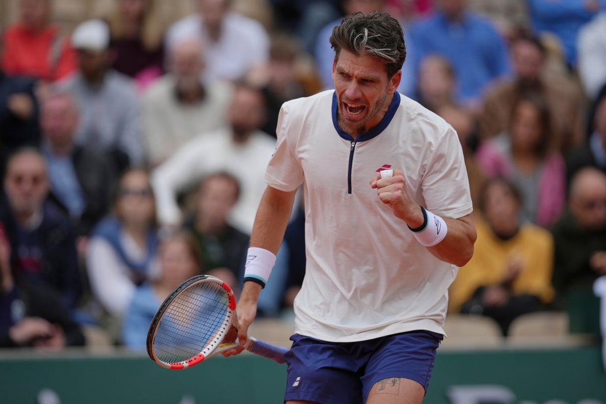 Cameron Norrie stuns 11th seed Daniil Medvedev in five-set French Open ...