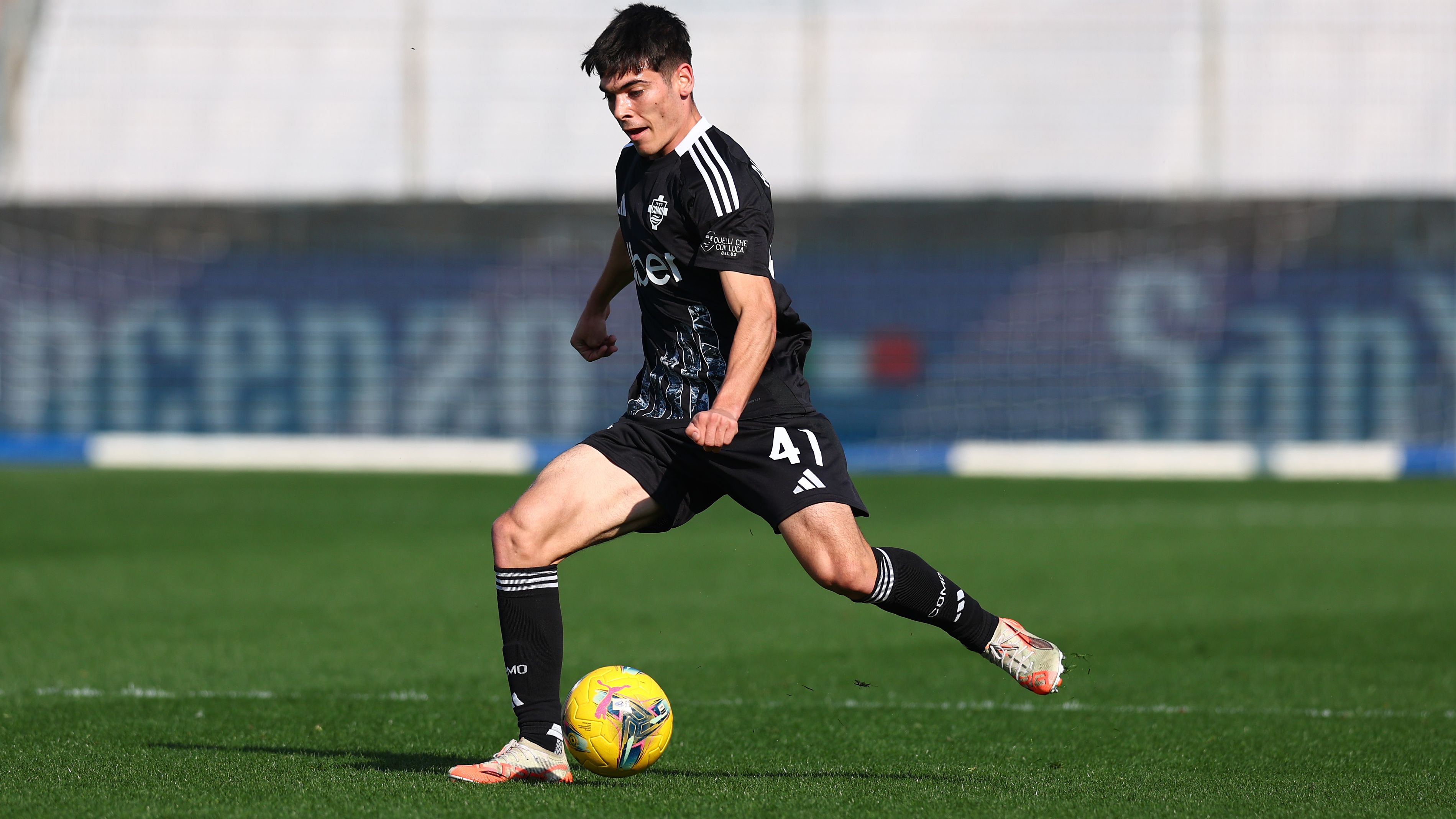 Barcelona youngster Alex Valle completes €6m Como transfer after ...