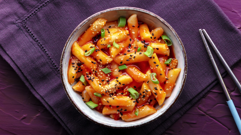 15 Popular Types Of Korean Rice Cakes, Explained By Chefs