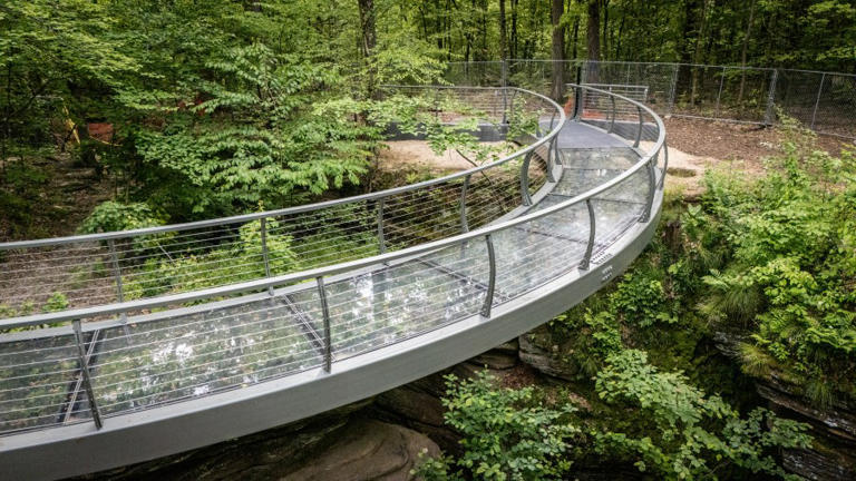 SEE IT: Glass walkway for thrillseekers in NE Ohio