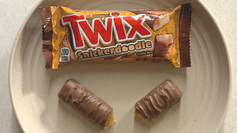 Twix Snickerdoodle Cookie Bar Review: A Cinnamon-Infused Flavor That ...