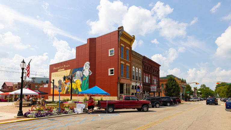 Indiana's Pretty 'Parlor City' Is A Walkable Gem Where Small-Town ...