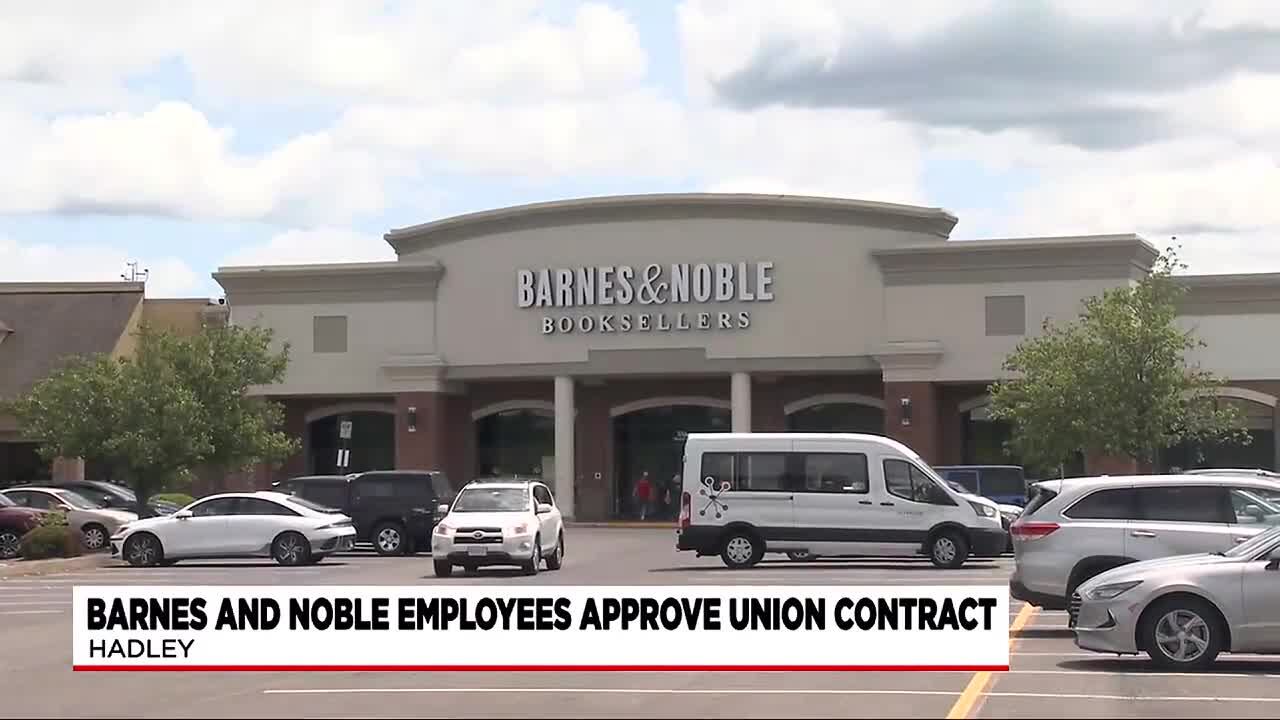 Employees at Hadley store approve union contract