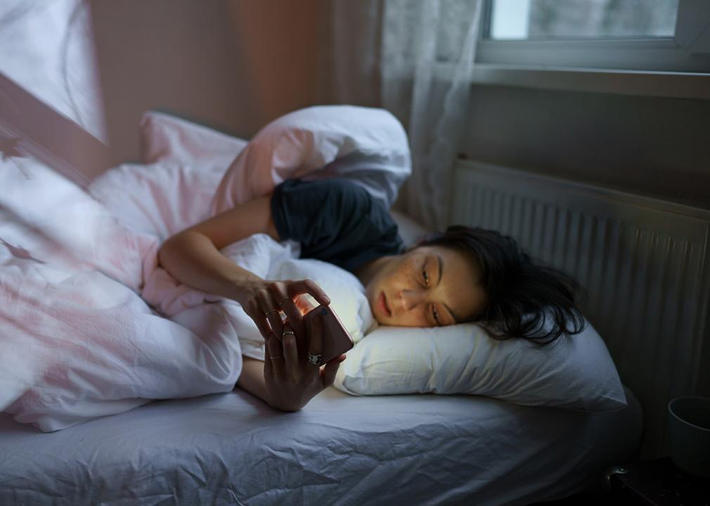 Social media before bedtime wreaks havoc on sleep—a sleep researcher ...