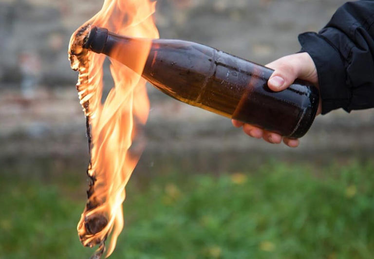 Violento ataque en zona sur de Rosario: arrojaron una molotov contra un departamento