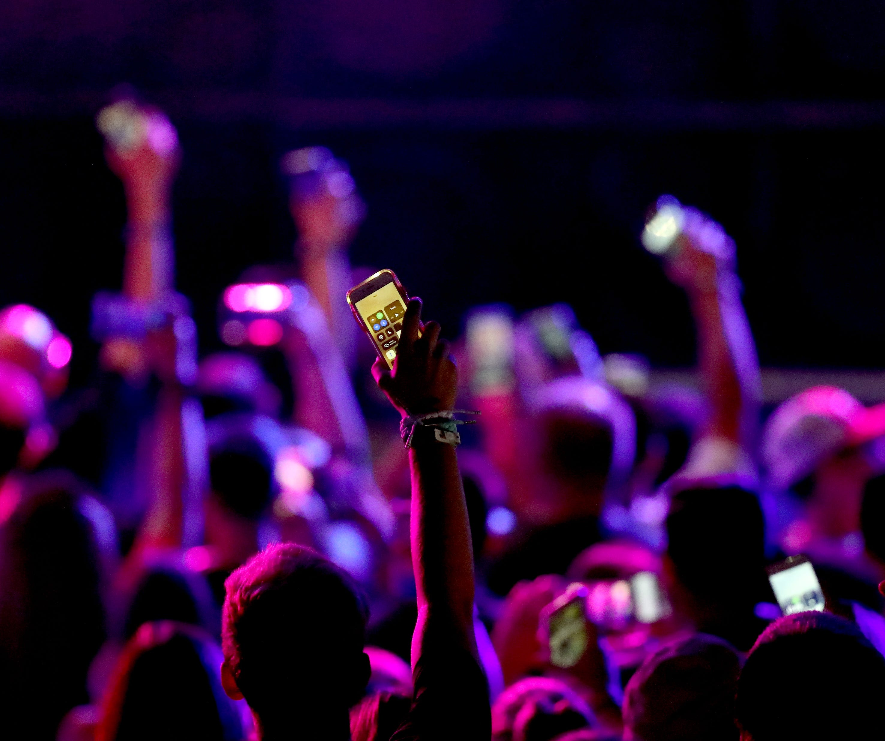 Legendary music artist (hint: with the last name Carter) is coming to ...