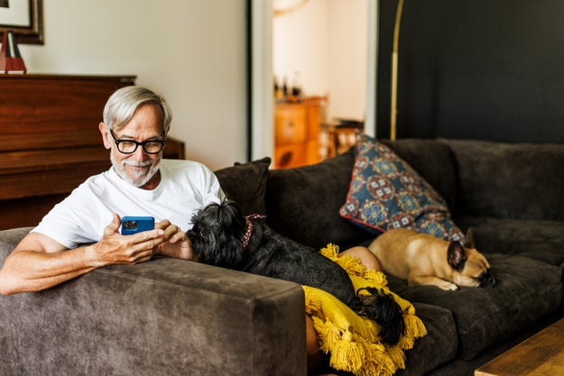 Millennials Are Sharing Their Concerns About Their Parents’ Phone Usage ...