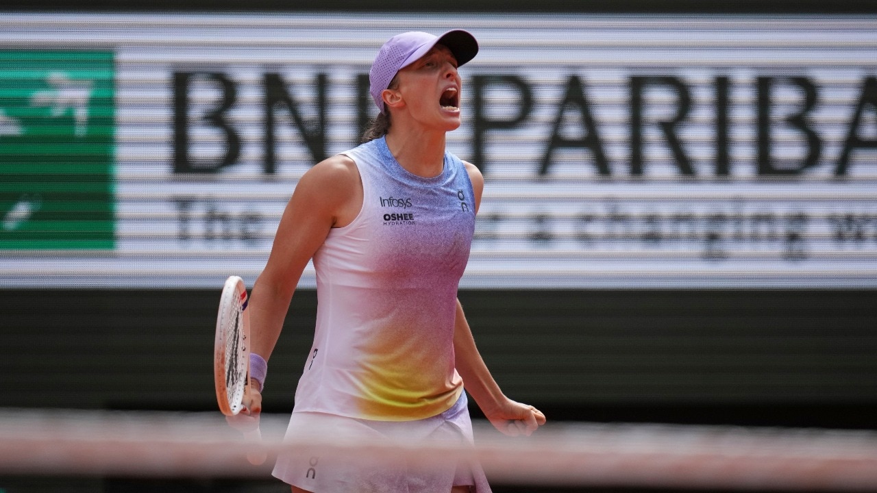 French Open: Iga Swiatek sets up blockbuster semi-final clash vs Aryna ...