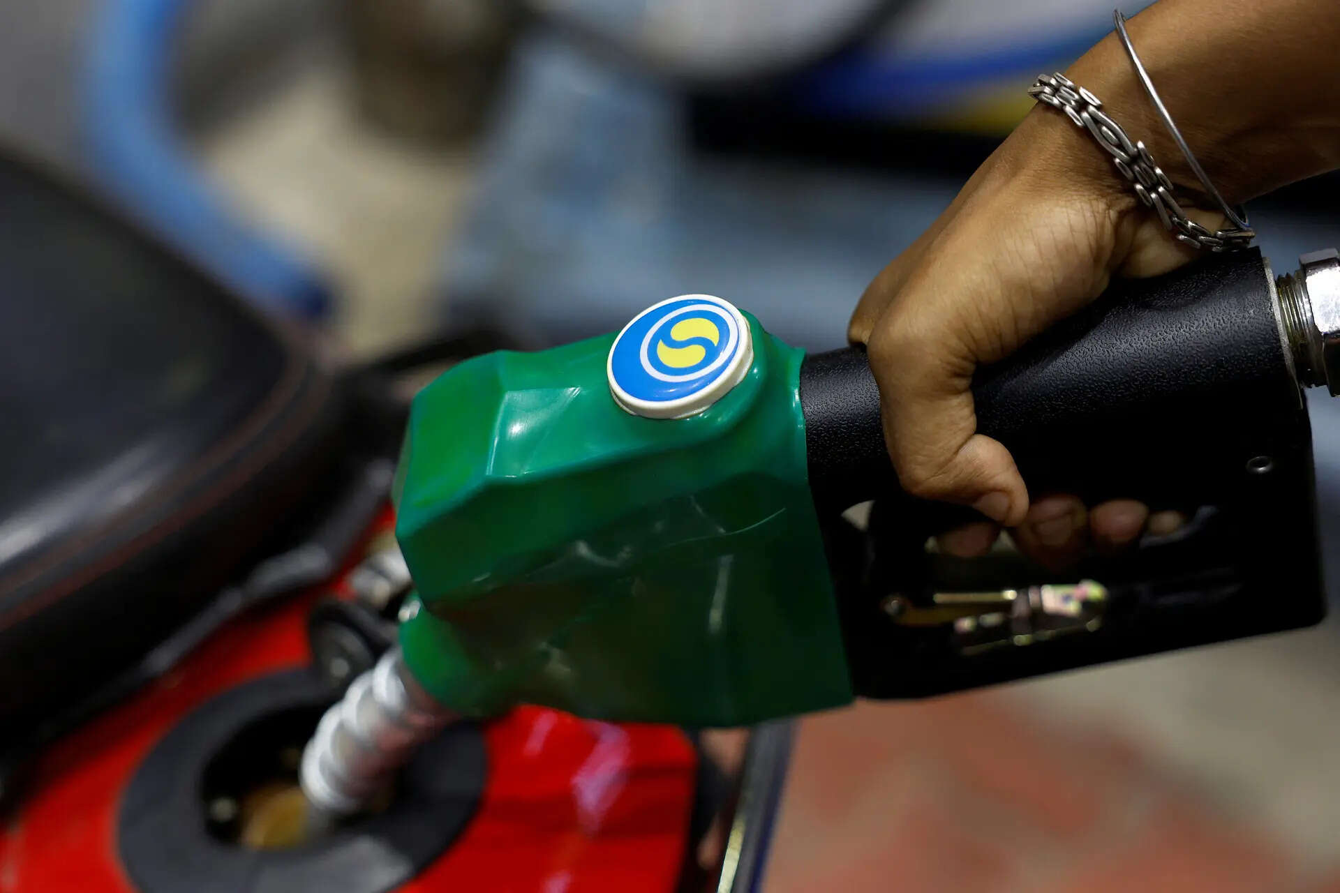 Chennai Petroleum to set up retail fuel outlets; commits Rs 400 crore capex