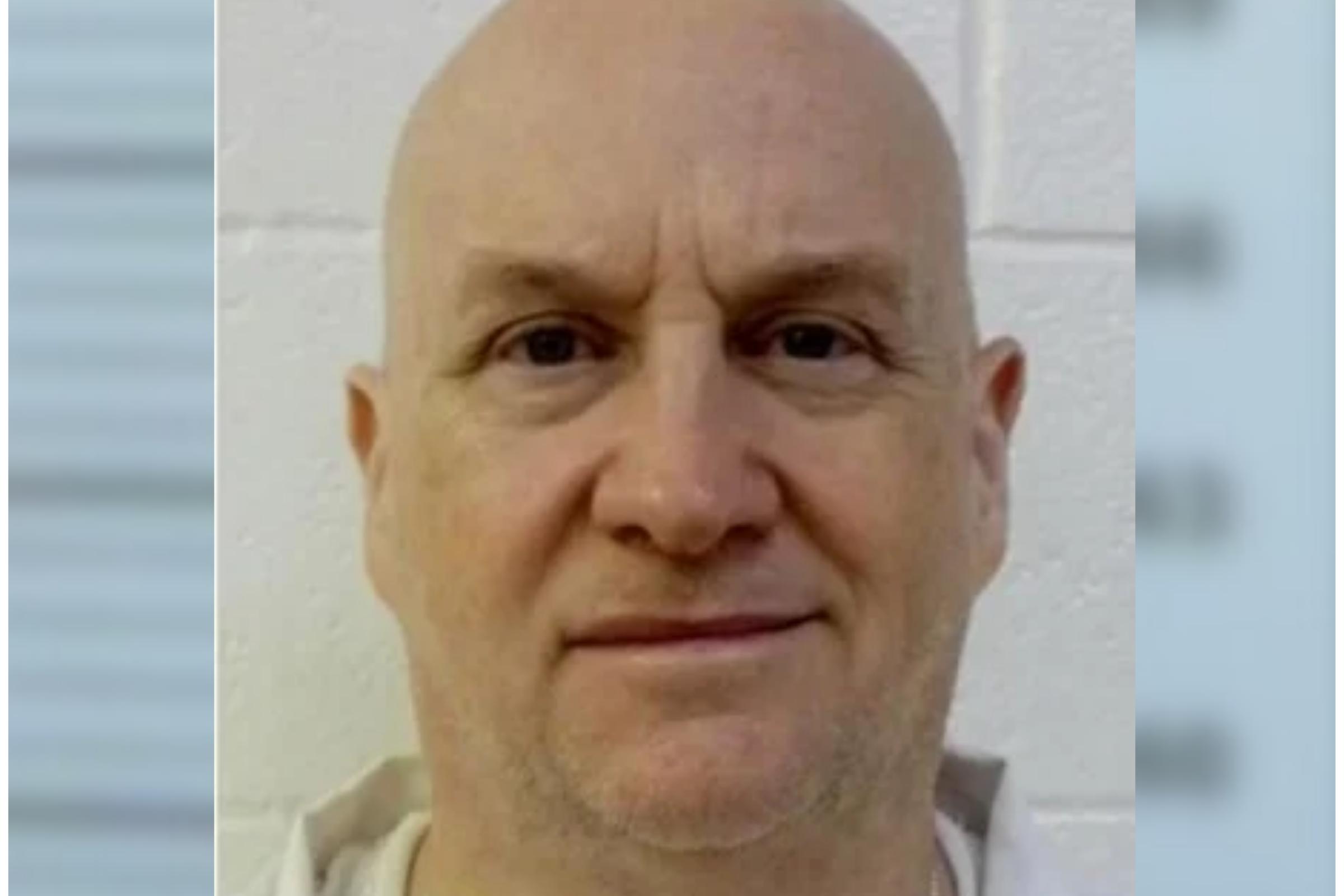 FBI offers $20,000 reward for "armed and dangerous" prison escapee
