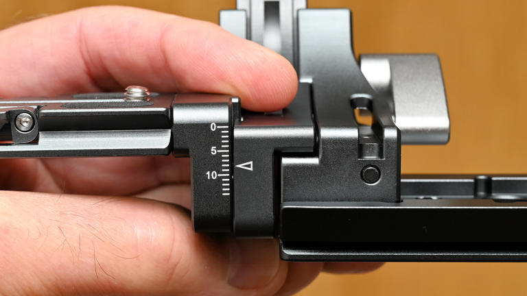 Benro QRB95DUAL Quick Rotation Lens Bracket review: think L-brackets ...