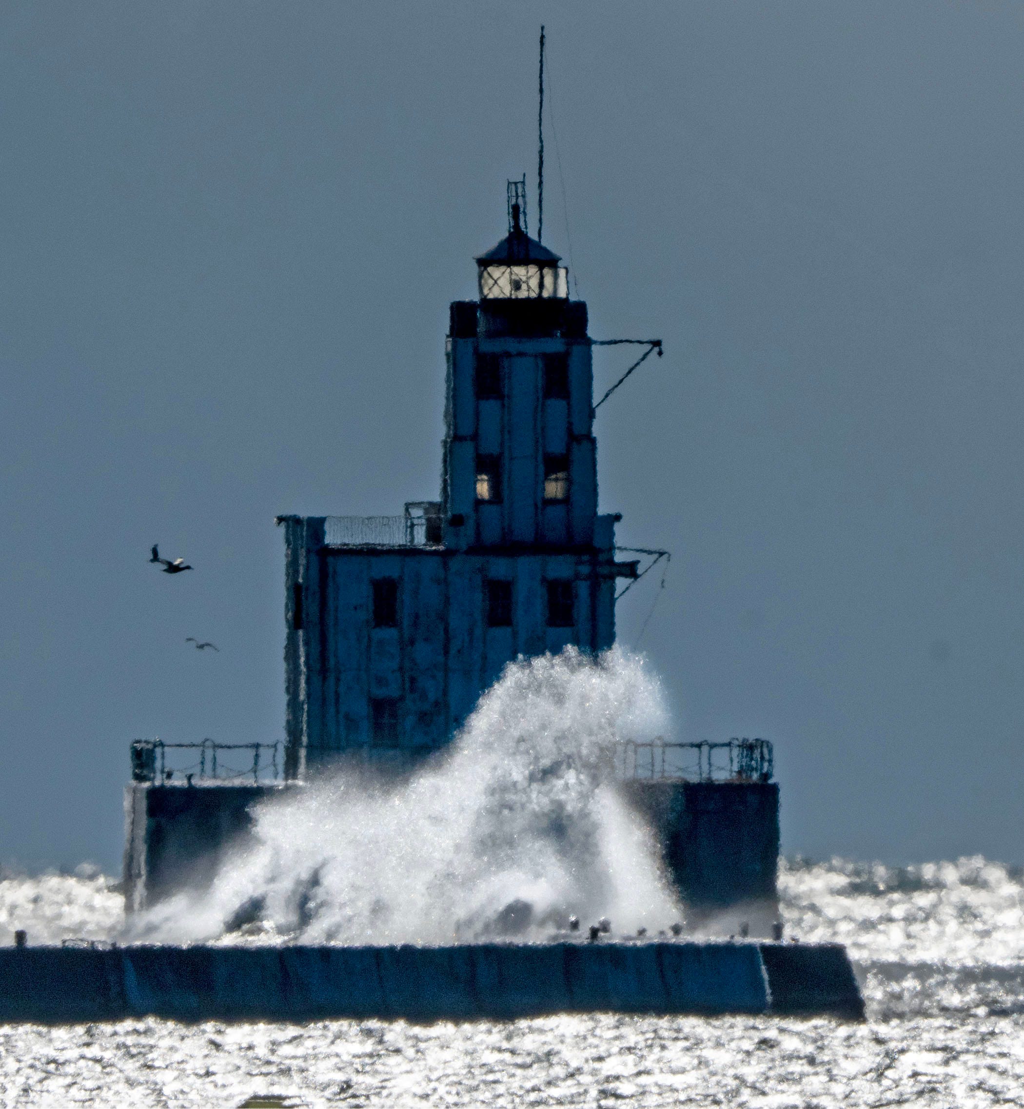 Giant waves are forecast on Lake Huron. How high the waves will get