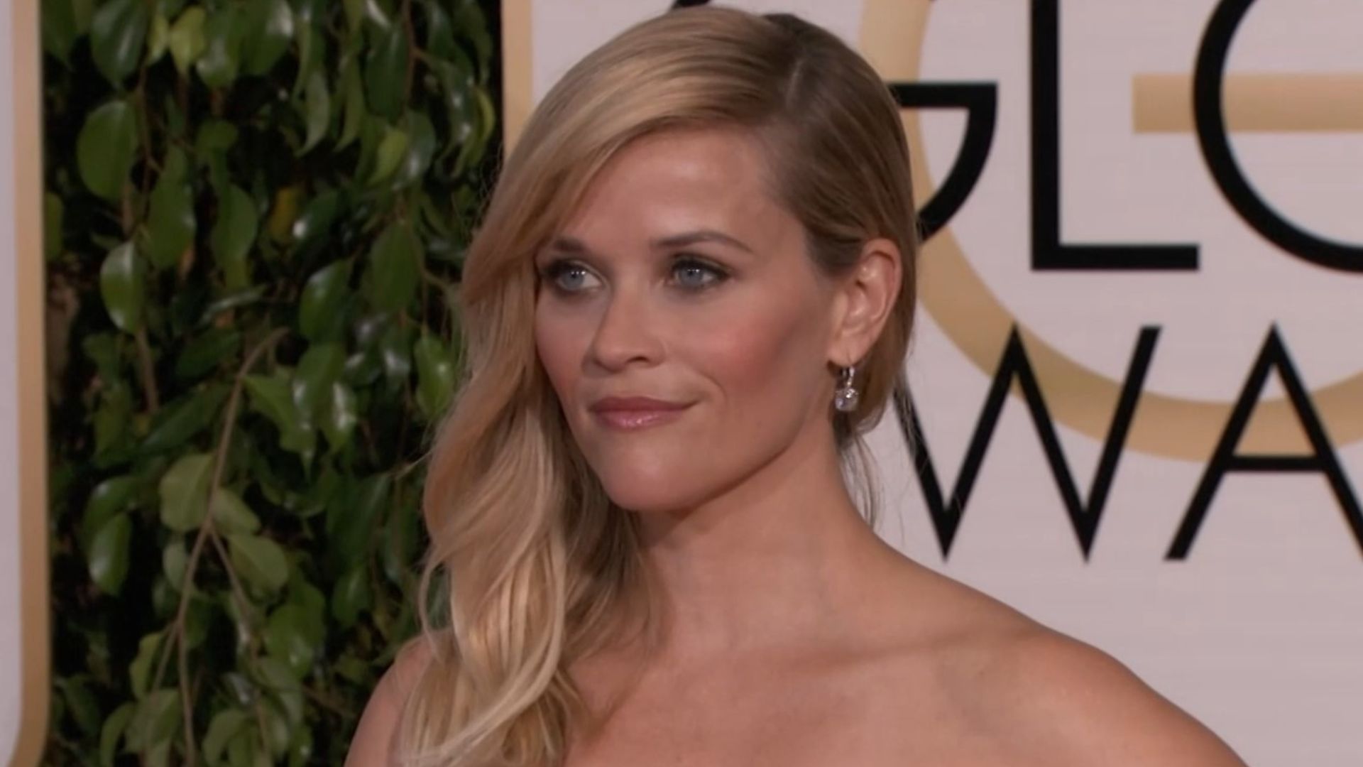 Reese Witherspoon Brings Style, Grace, and Star Power