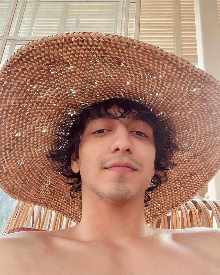 PHOTOS: 10 awesome clicks of Saiyaara stars Ahaan Panday and Aneet Padda