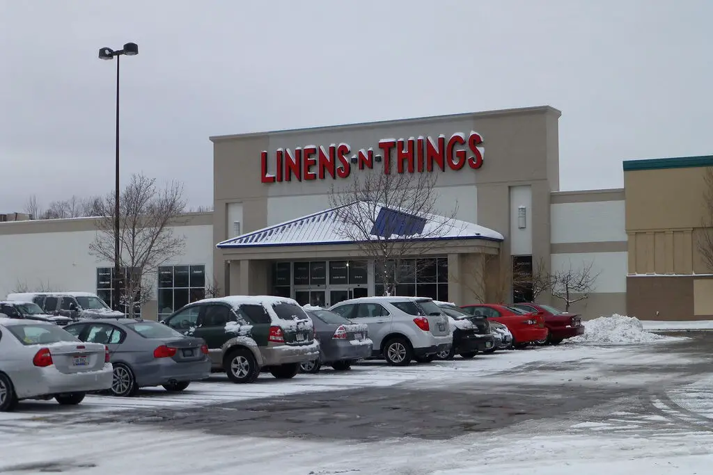 13 Beloved Store Chains That Vanished Without a Single Goodbye