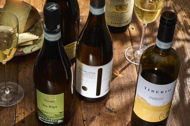 21 White Wines to Bring a Taste of Italy to Your Summer Table ...