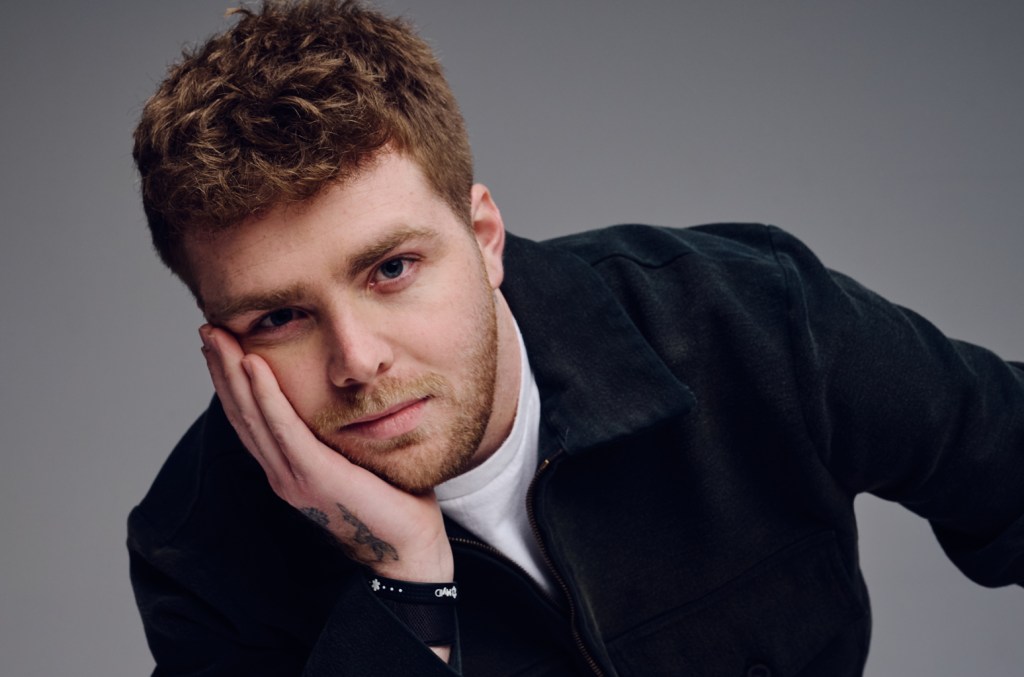 Alex Warren Breaks Out of a Tie With Ed Sheeran for U.K. Singles Chart ...