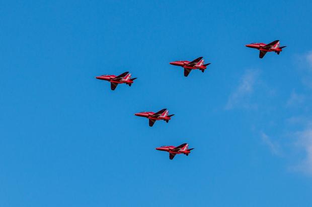 Red Arrows flying across Oxfordshire tomorrow morning: here’s how to ...