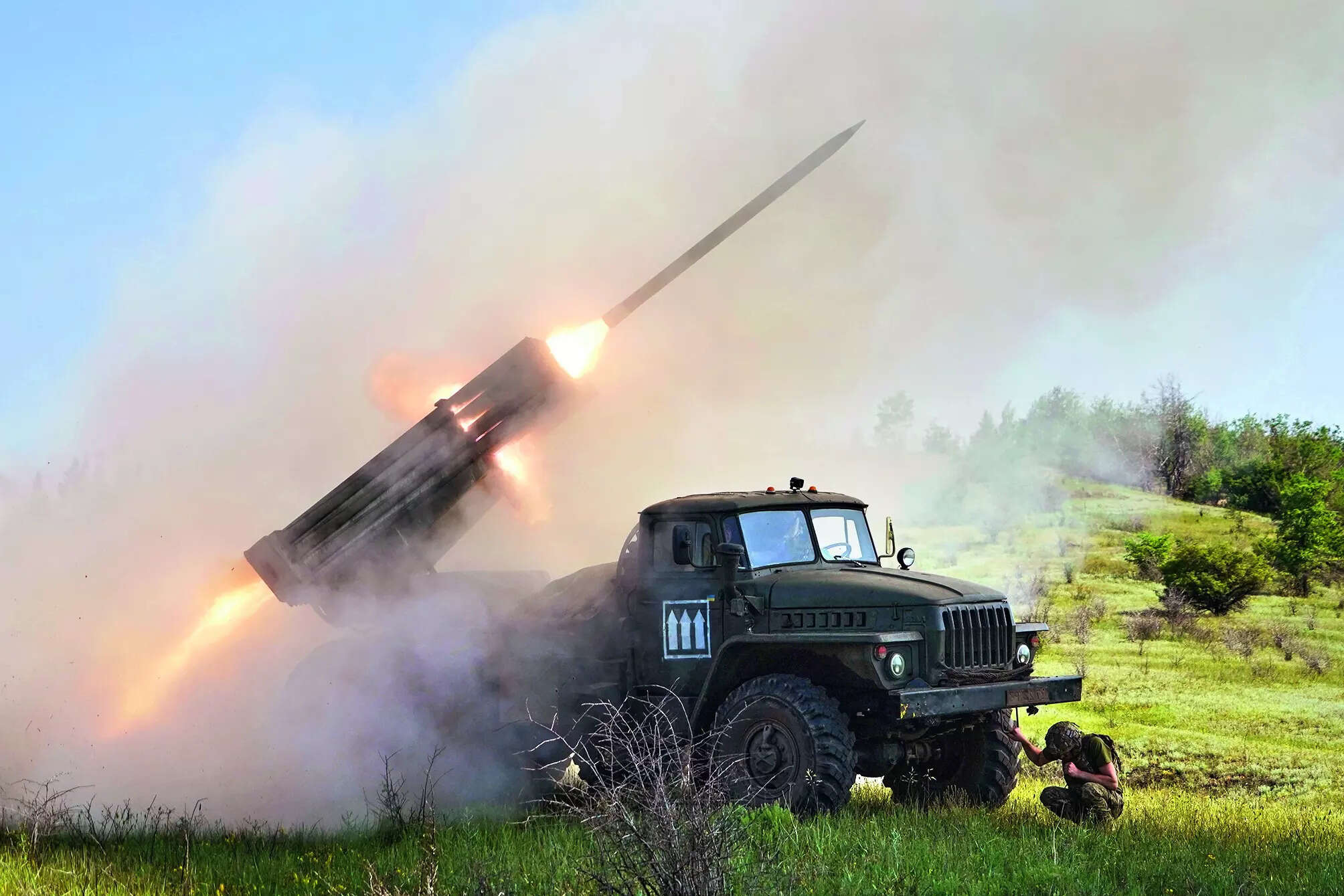 Moscow rocket attack leaves 3 dead in Sumy, Kyiv damages bridge in Russia