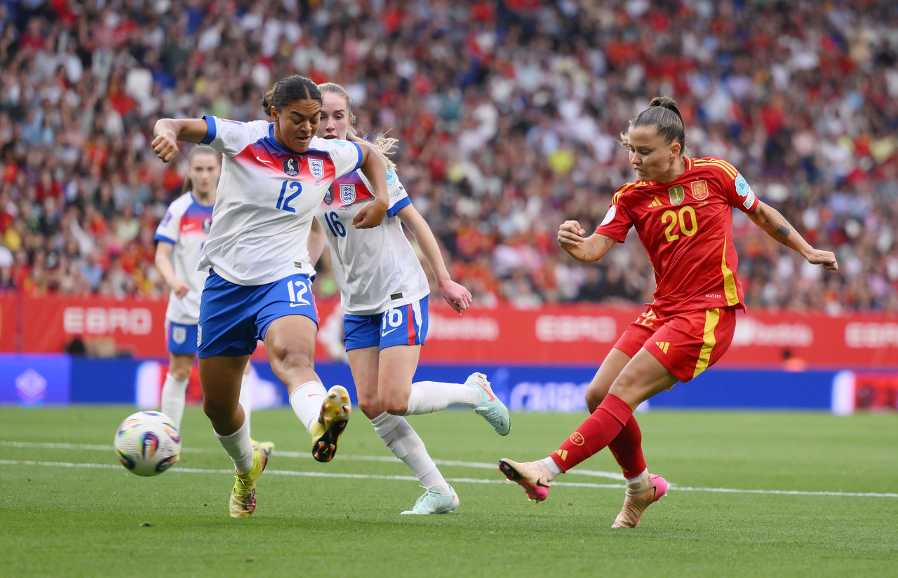 Spain fight back to defeat England