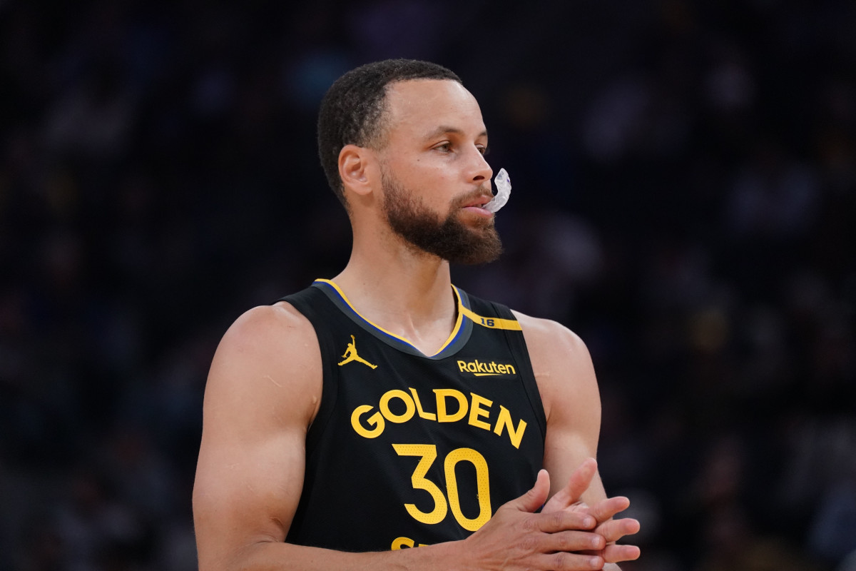 Steph Curry Has Bold Take About New Warriors Compared to 2022 ...