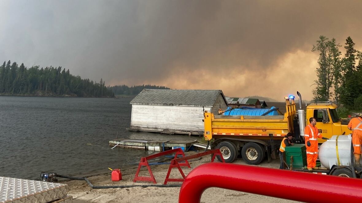 Sask. fire evacuee describes watching her house burn on video