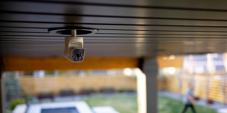 Wyze Bulb Cam: Light + Security