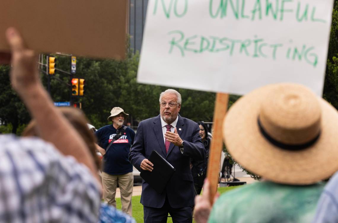 Protesters call Tarrant County's redistricting effort ‘racial ...