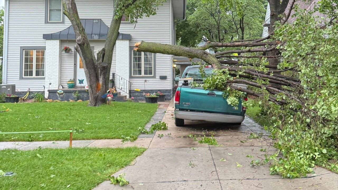 Storms cause damage, power outages in Central Nebraska