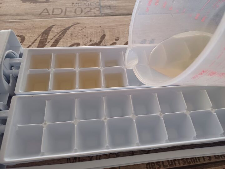 How to Use Ice Vinegar Cubes for Powerful Weed Control (No Chemicals!)