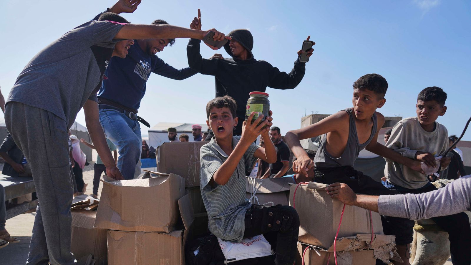 Gaza aid centres to be closed for day - as IDF warns nearby roads will ...