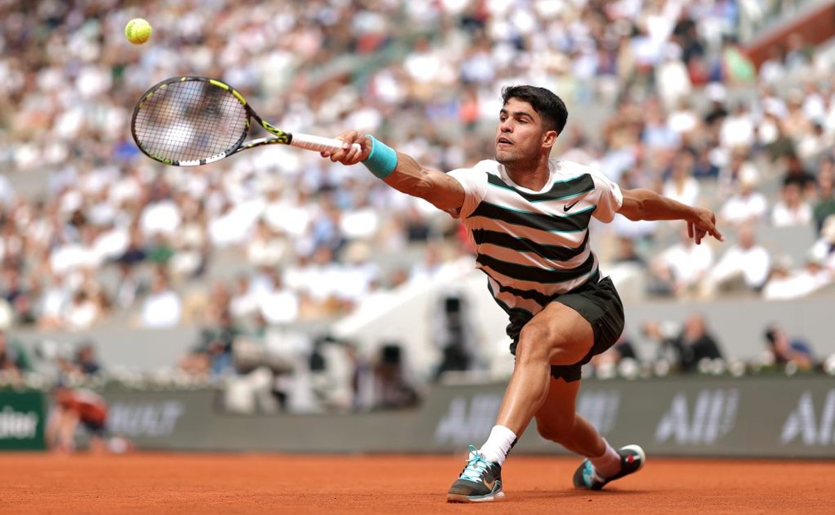 Carlos Alcaraz pasa la aplanadora en Roland Garros y pide disculpas ...