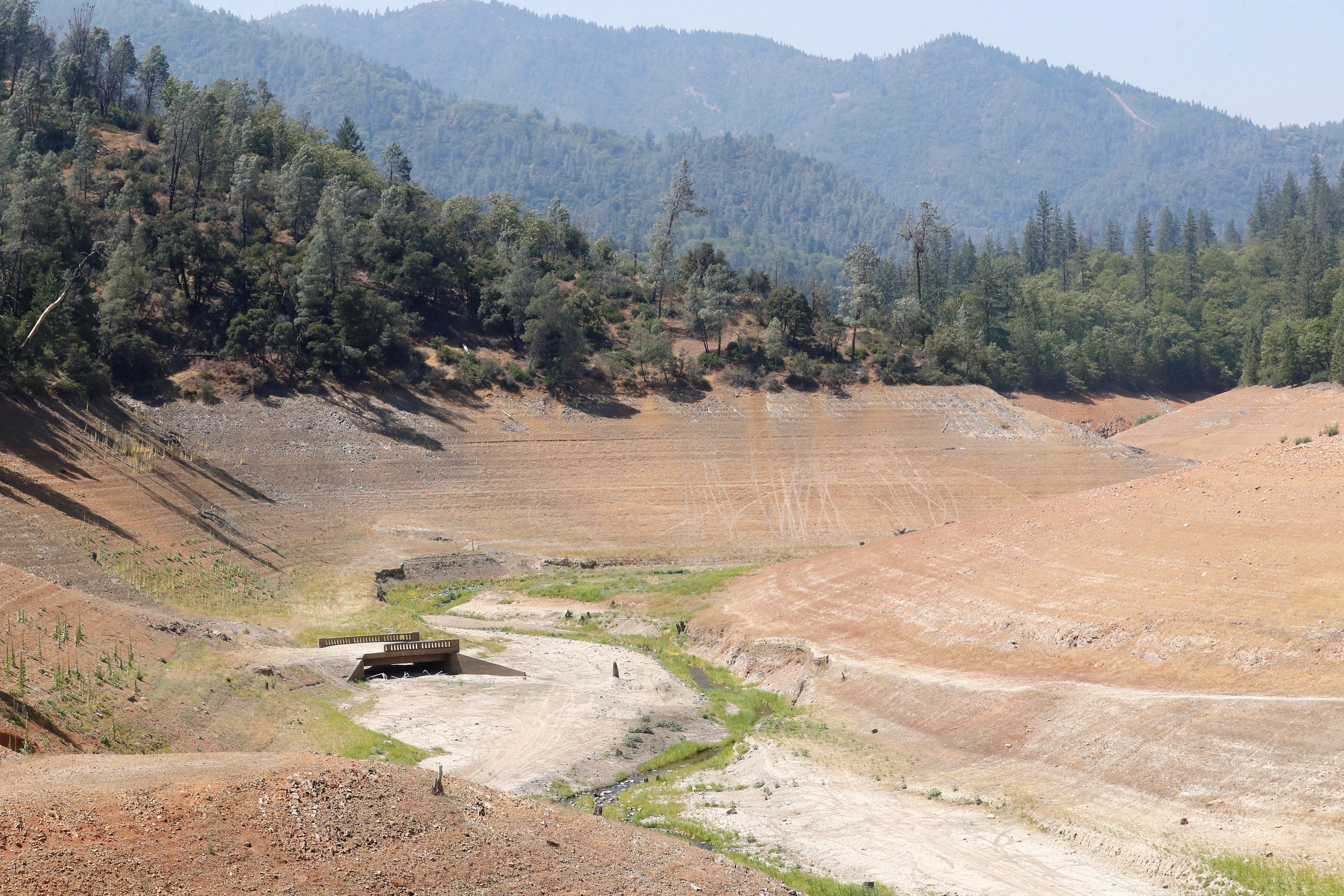 Before and after: California's Lake Shasta water level on the rise