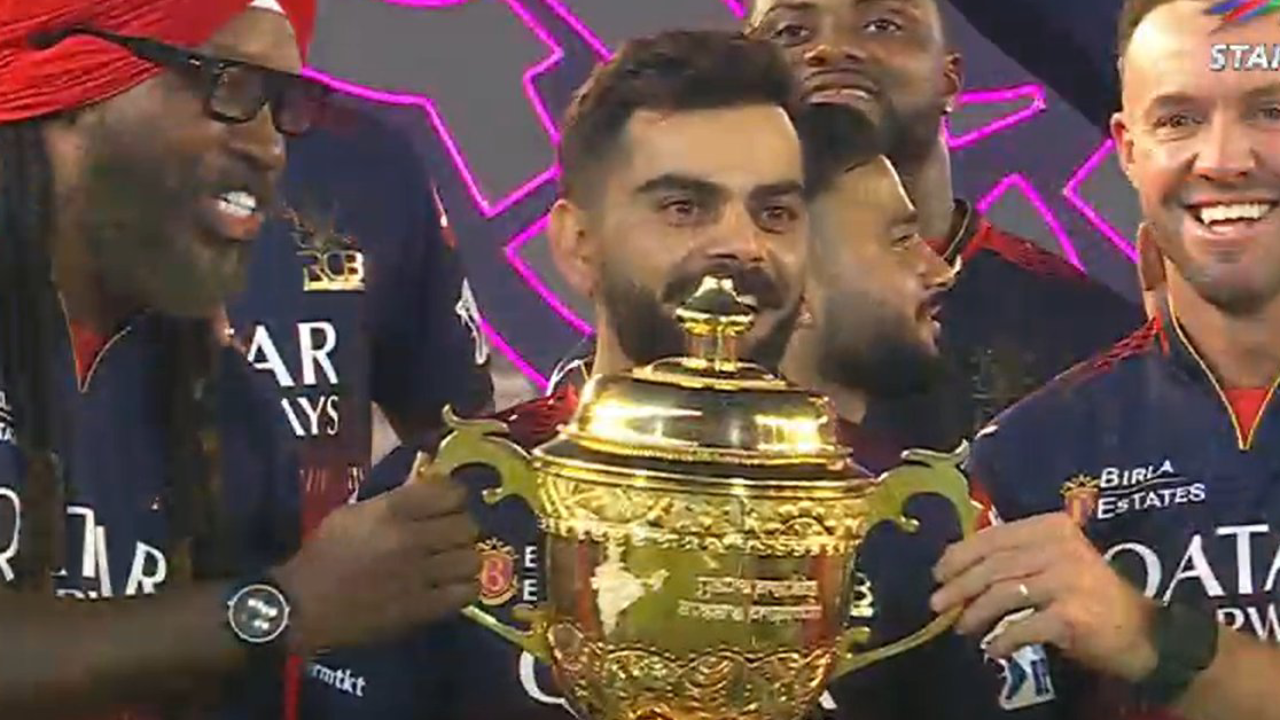 Touch It: Virat Kohli's Heartfelt Trophy Gesture Towards Mayanti Langer Goes Viral; Recalls 2016 ...