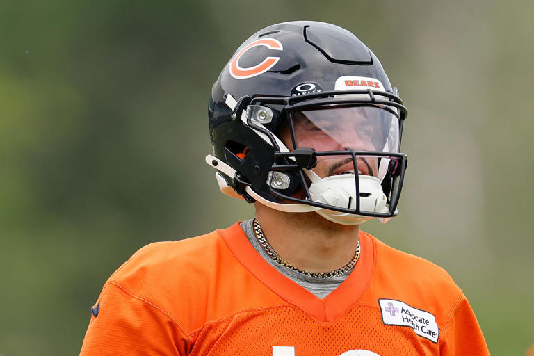 Bears legend believes Caleb Williams has greatness 'within his grasp'